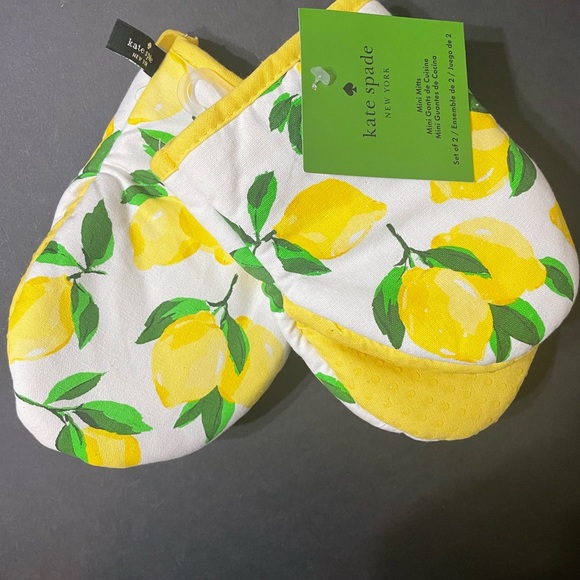 kate spade | Kitchen | Kate Spade Lemon Oven Mitts Nwt | Poshmark
